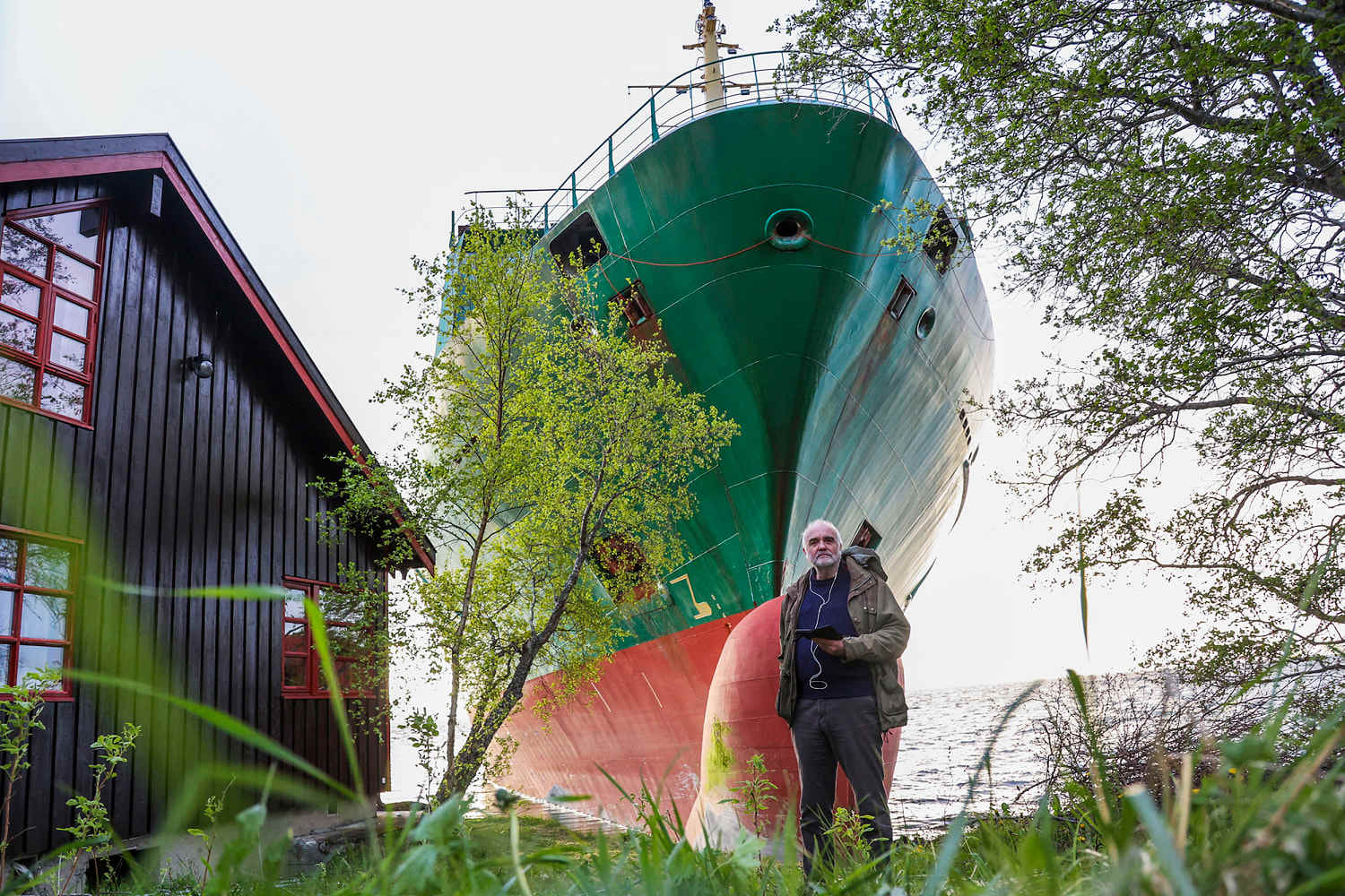 443-foot container ship grounds, narrowly missing cabin in Norway fjord