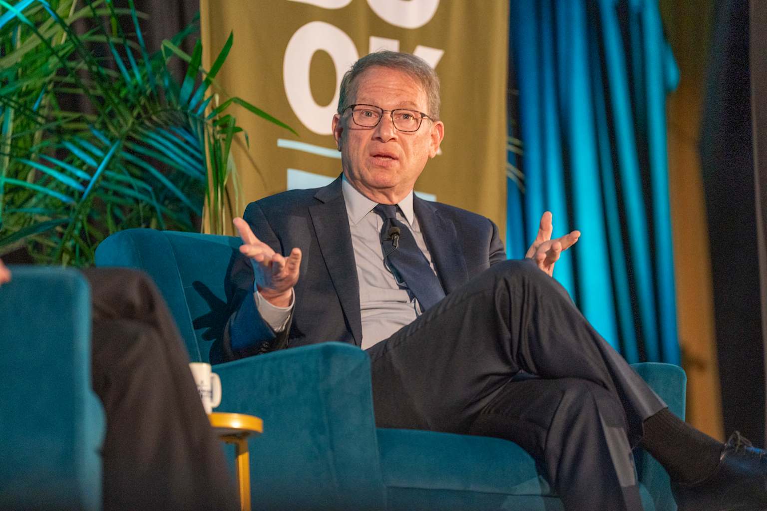 Pentagon Evaluates Hegseth's Signal Use