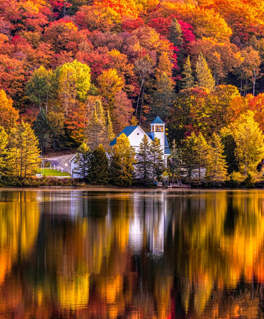 Best Fall Travel Destinations 2025-2026 | Autumn Foliage & Scenic ...